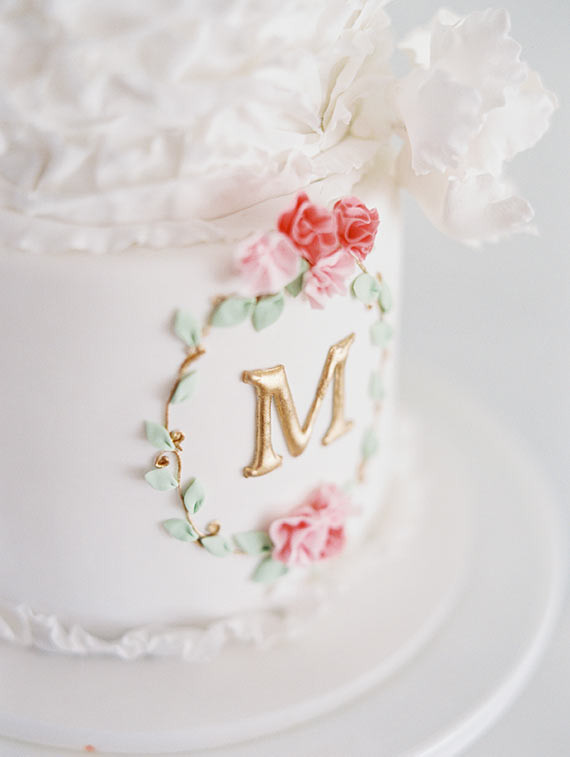 Initial Crest Cake | Wedding & Party Ideas | 100 Layer Cake
