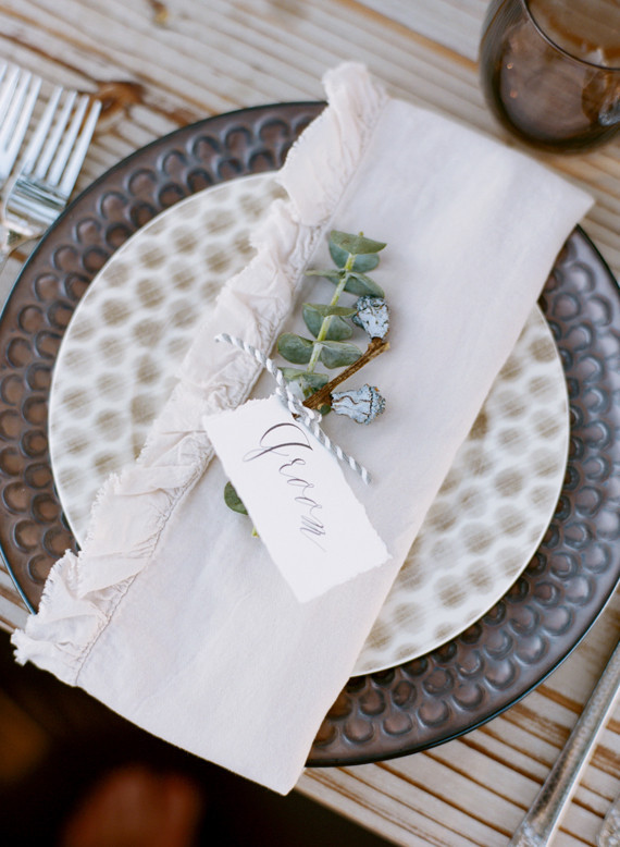 Rustic place setting | Wedding & Party Ideas | 100 Layer Cake