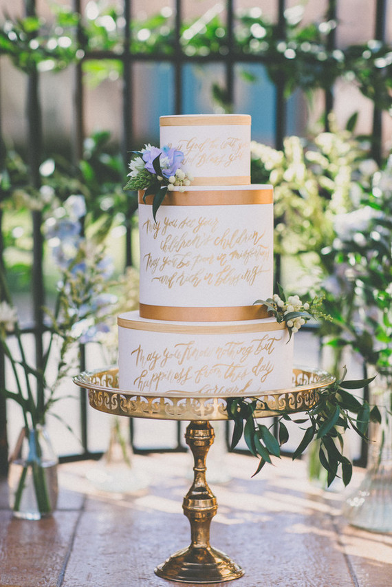 Gold calligraphy wedding cake | Wedding & Party Ideas | 100 Layer Cake