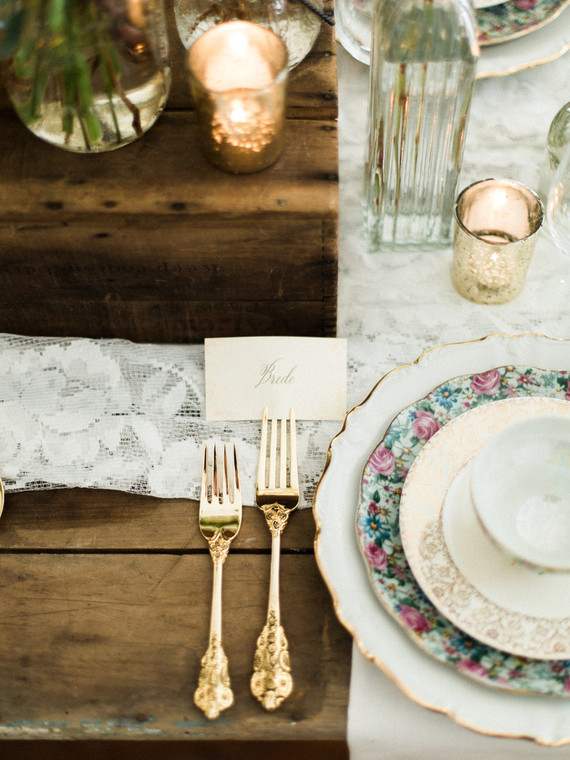 Rustic fall wedding place setting | Wedding & Party Ideas | 100 Layer Cake