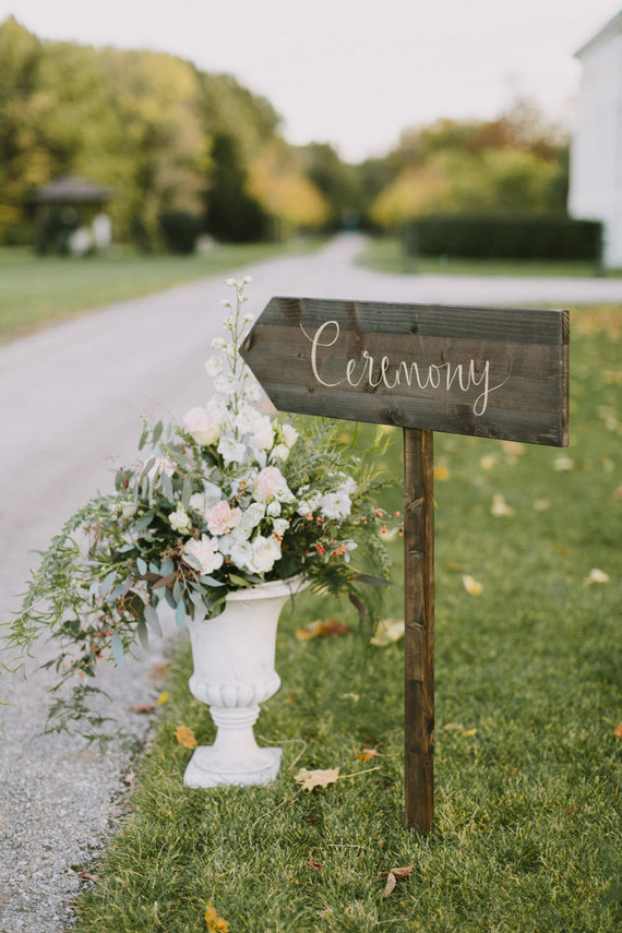 Rustic wedding signage | Wedding & Party Ideas | 100 Layer Cake