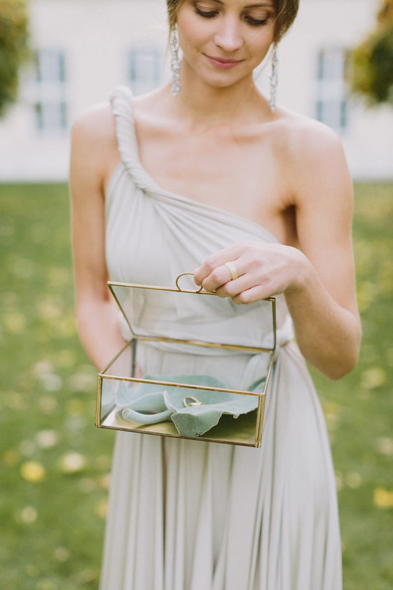 Wedding ring display | Wedding & Party Ideas | 100 Layer Cake