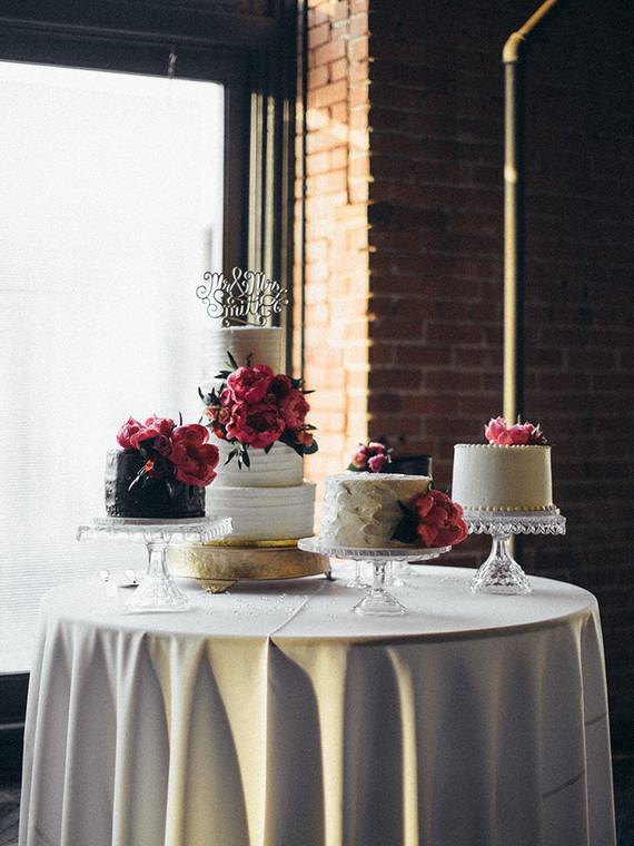 Cake table | Wedding & Party Ideas | 100 Layer Cake