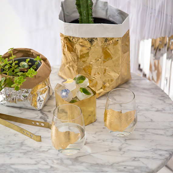 Modern gold birthday party | Wedding & Party Ideas | 100 Layer Cake
