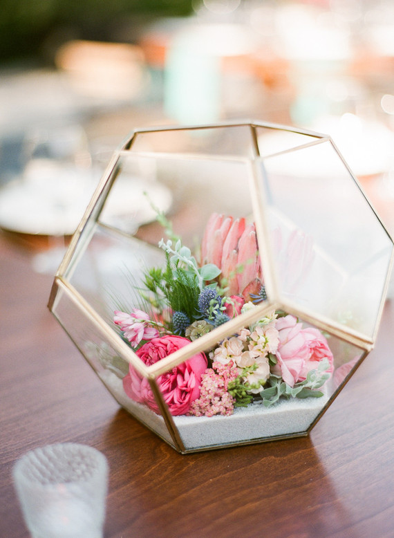 Modern wedding centerpiece | Wedding & Party Ideas | 100 Layer Cake