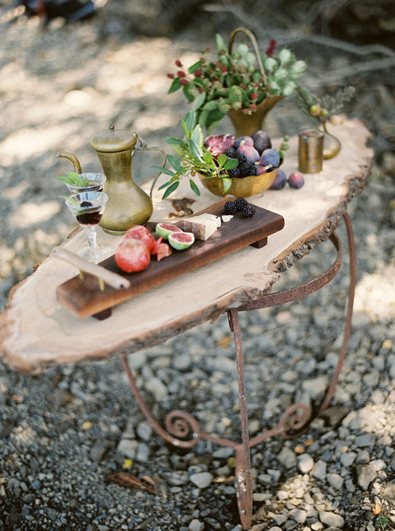 Rustic food display | Wedding & Party Ideas | 100 Layer Cake