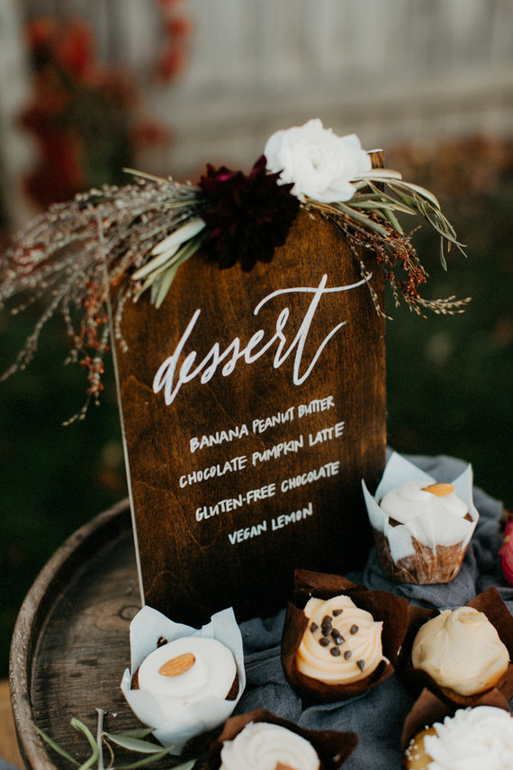 Wooden dessert sign | Wedding & Party Ideas | 100 Layer Cake