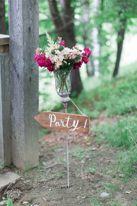Rustic wedding signage | Wedding & Party Ideas | 100 Layer Cake
