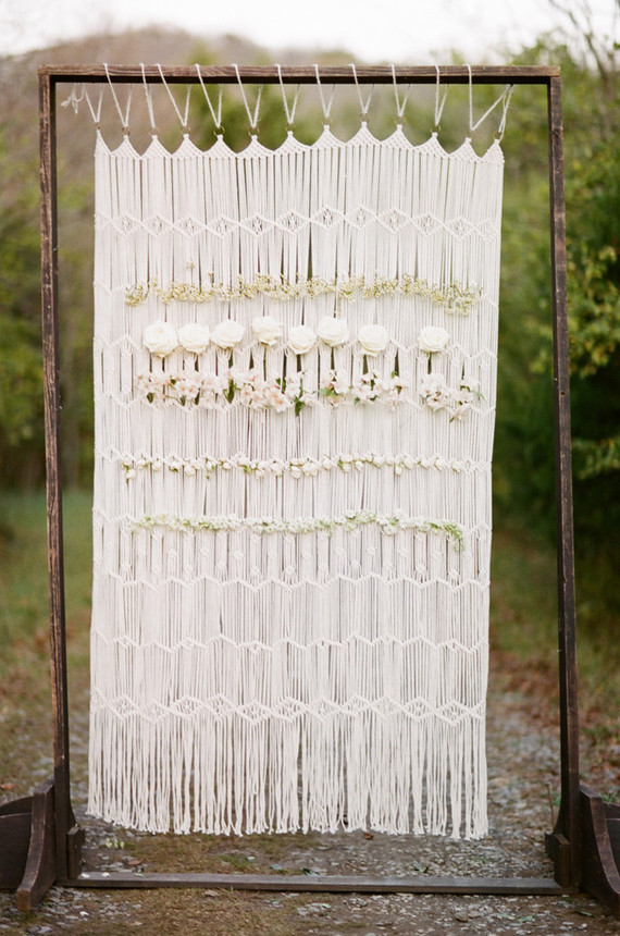 Macrame ceremony backdrop | Wedding & Party Ideas | 100 Layer Cake