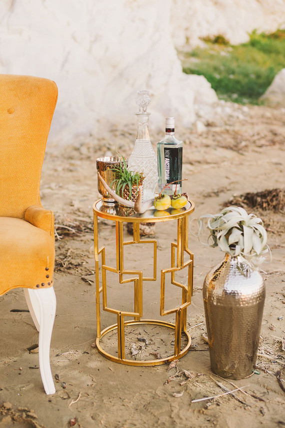 Modern cocktail display | Wedding & Party Ideas | 100 Layer Cake