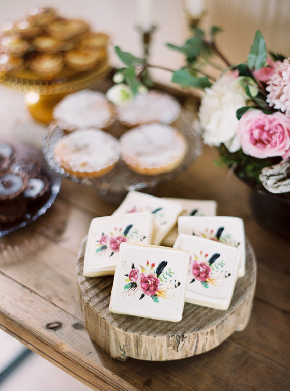 Floral dessert table | Wedding & Party Ideas | 100 Layer Cake