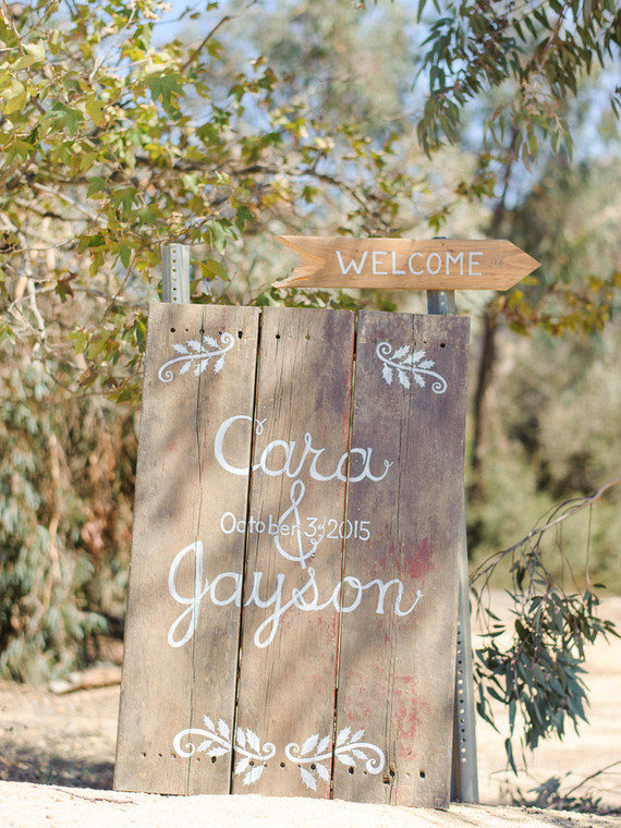 Rustic wedding signage | Wedding & Party Ideas | 100 Layer Cake