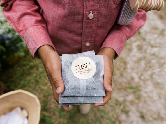 Ceremony toss | Wedding & Party Ideas | 100 Layer Cake