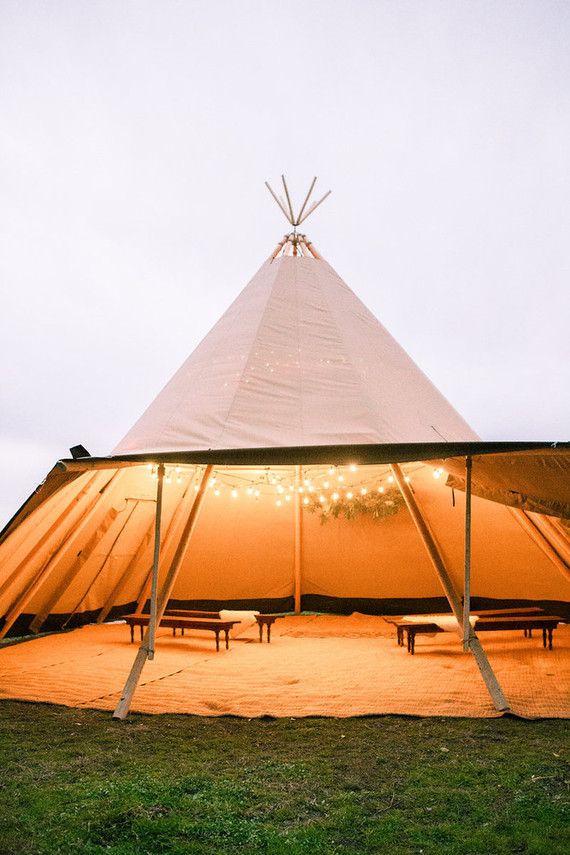 Teepee ceremony | Wedding & Party Ideas | 100 Layer Cake
