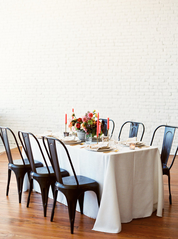Modern tablescape | Wedding & Party Ideas | 100 Layer Cake