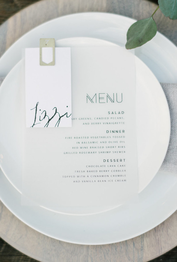 Simple modern place setting | Wedding & Party Ideas | 100 Layer Cake