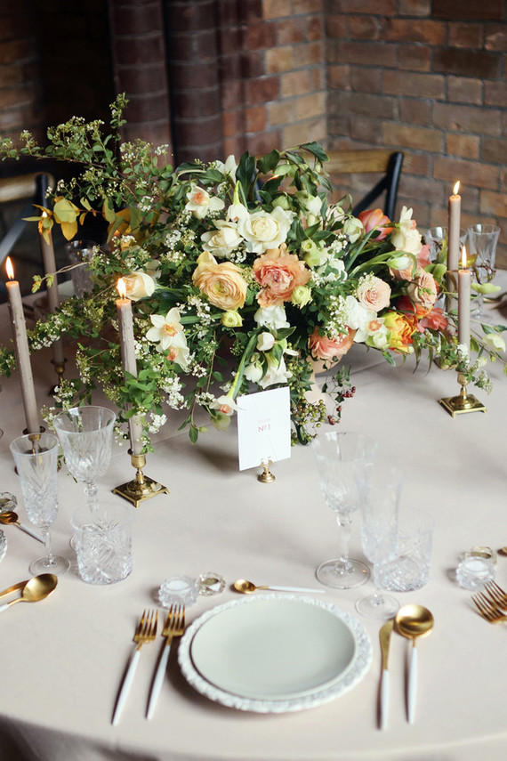 Modern vintage place setting | Wedding & Party Ideas | 100 Layer Cake