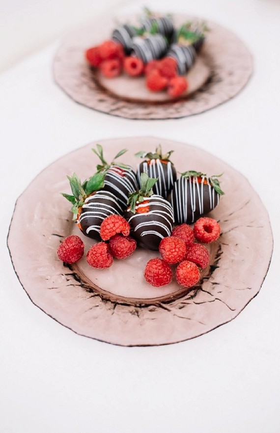 Chocolate covered strawberries | Wedding & Party Ideas | 100 Layer Cake