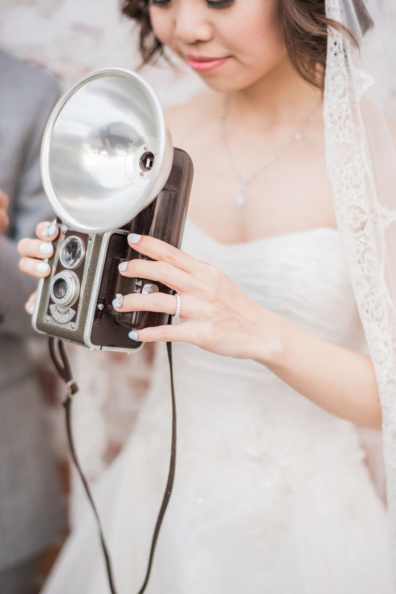 wedding portraits with vintage cameras | Wedding & Party Ideas | 100 ...