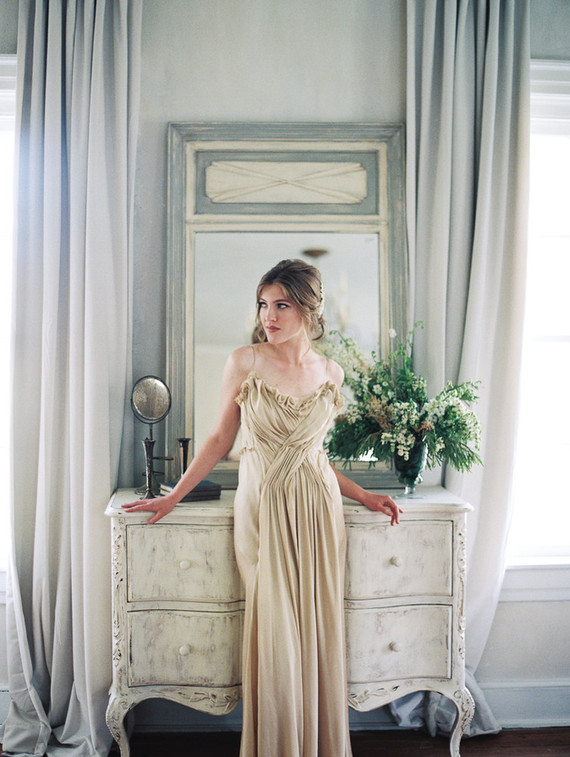 bride in dressing gown | Wedding & Party Ideas | 100 Layer Cake