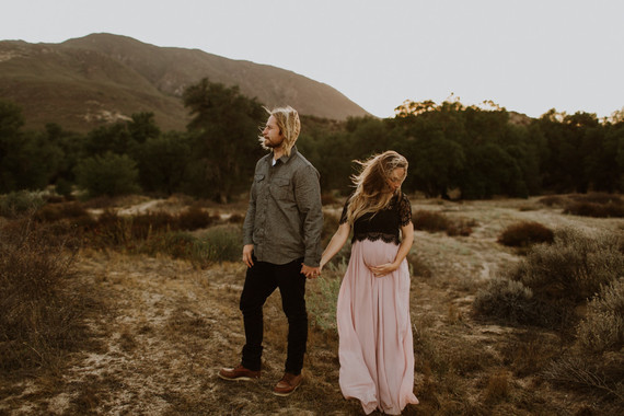 Rustic fall family photos by Elizabeth Lauren Photography | Browse ...