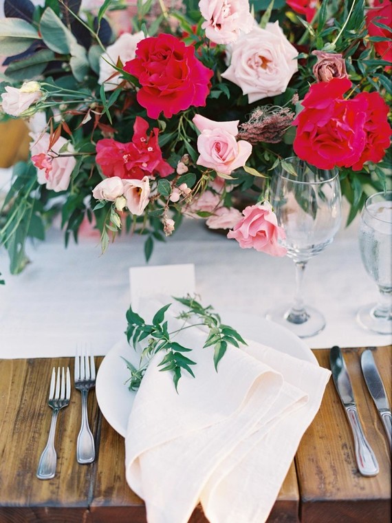 Romantic red place setting | Wedding & Party Ideas | 100 Layer Cake