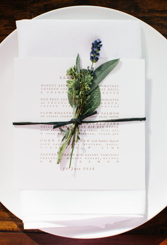 Modern place setting | Wedding & Party Ideas | 100 Layer Cake