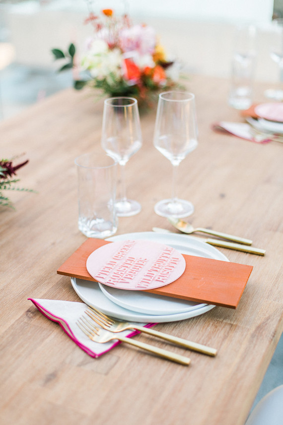 Modern place setting | Wedding & Party Ideas | 100 Layer Cake
