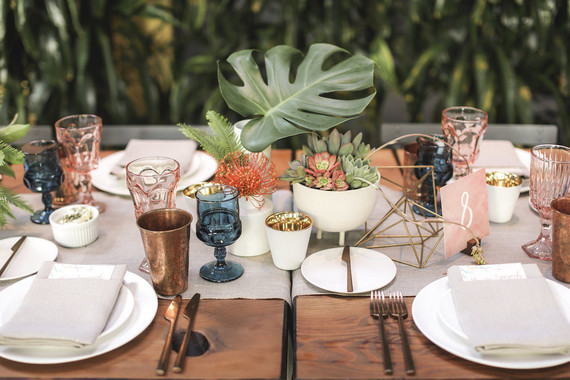 Modern place setting | Wedding & Party Ideas | 100 Layer Cake