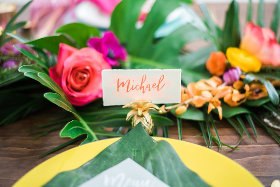 Tropical place setting | Wedding & Party Ideas | 100 Layer Cake