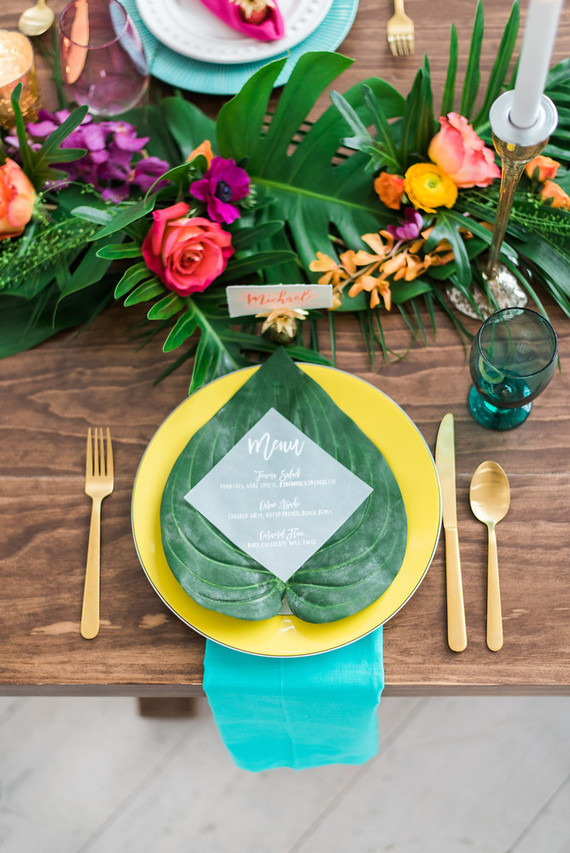 Tropical place setting | Wedding & Party Ideas | 100 Layer Cake