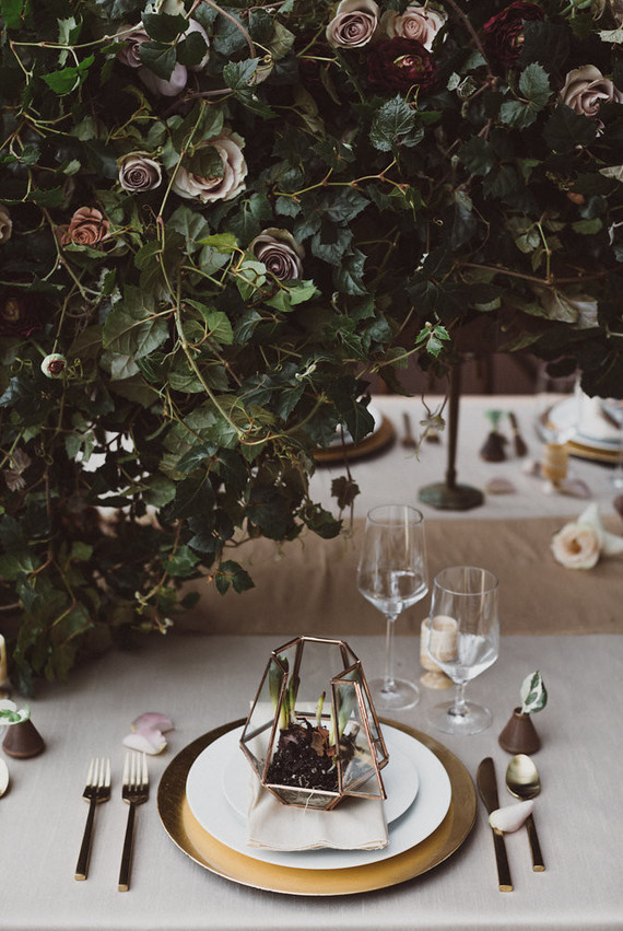 Gold place setting | Wedding & Party Ideas | 100 Layer Cake
