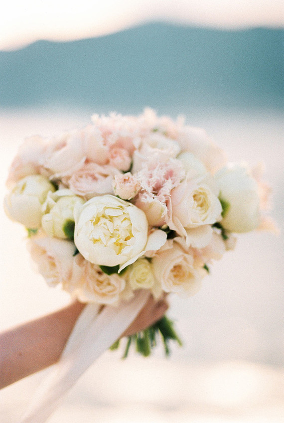 Blush bridal bouquet | Wedding & Party Ideas | 100 Layer Cake