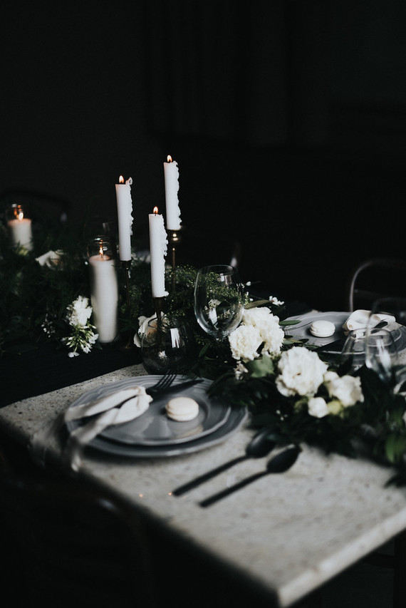 Moody tablescape | Wedding & Party Ideas | 100 Layer Cake