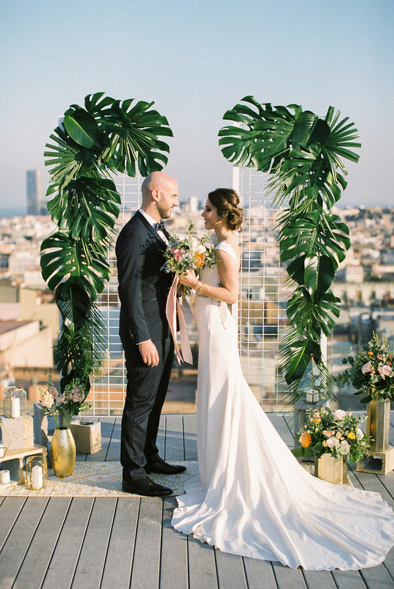 Monstera leaf ceremony arch | Wedding & Party Ideas | 100 Layer Cake