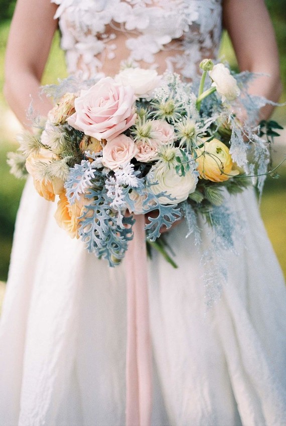 Spring bridal bouquet | Wedding & Party Ideas | 100 Layer Cake