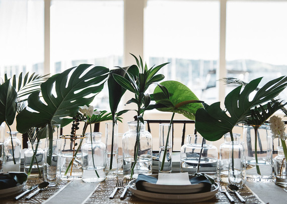 Monstera leaf centerpiece | Wedding & Party Ideas | 100 Layer Cake
