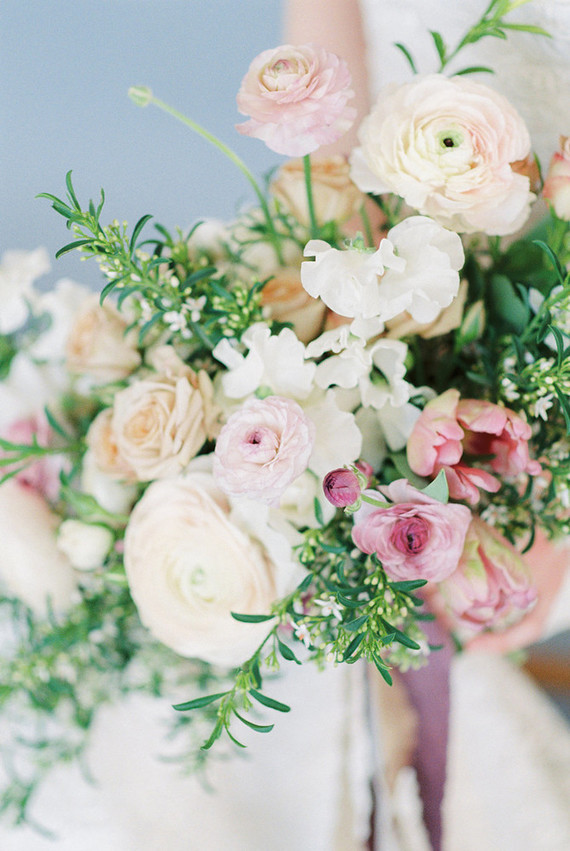 Spring bridal bouquet | Wedding & Party Ideas | 100 Layer Cake