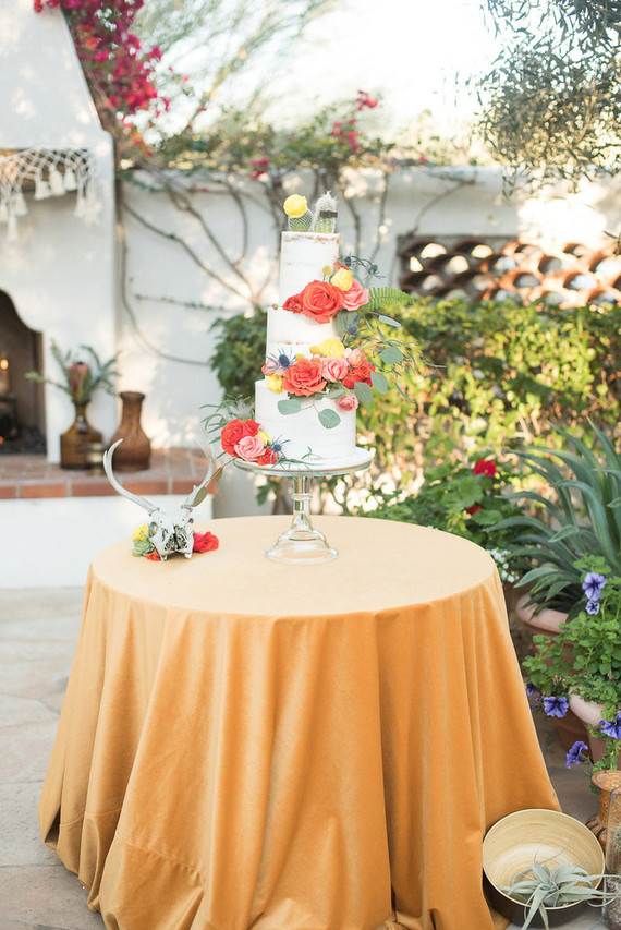 Cake table | Wedding & Party Ideas | 100 Layer Cake