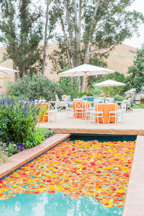 Floating flowers | Wedding & Party Ideas | 100 Layer Cake