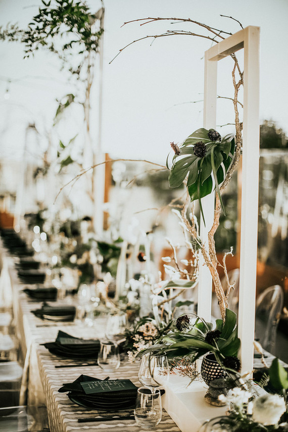 White and black tablescape | Wedding & Party Ideas | 100 Layer Cake
