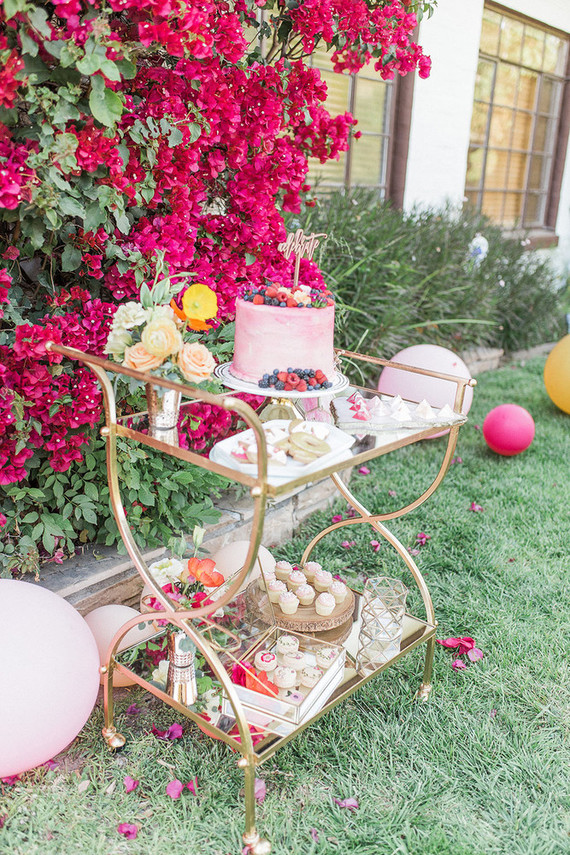 Gold dessert cart | Wedding & Party Ideas | 100 Layer Cake