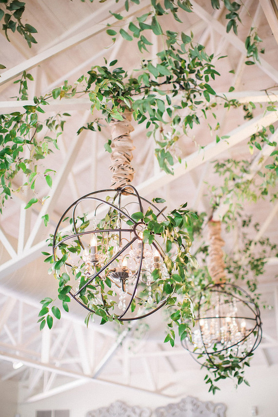 Hanging greenery | Wedding & Party Ideas | 100 Layer Cake