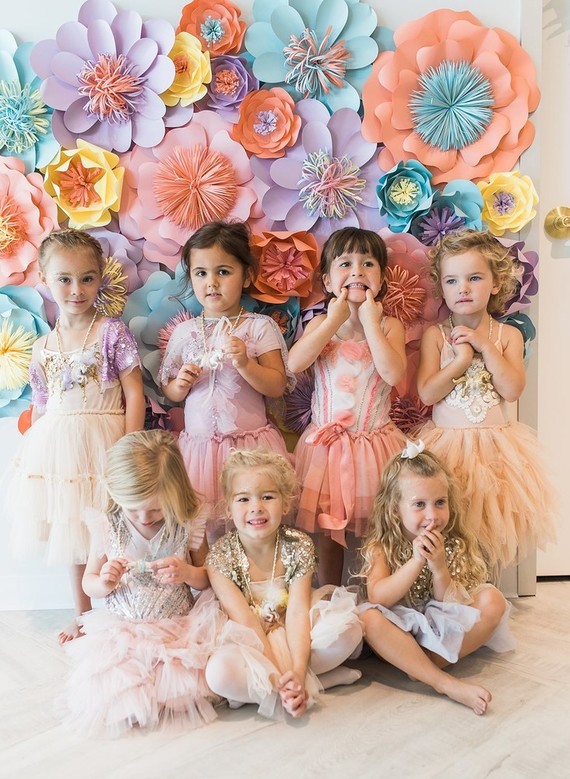 paper flower wall | Wedding & Party Ideas | 100 Layer Cake