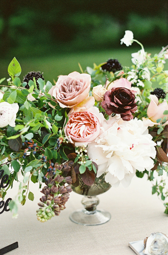 romantic floral arrangement | Wedding & Party Ideas | 100 Layer Cake