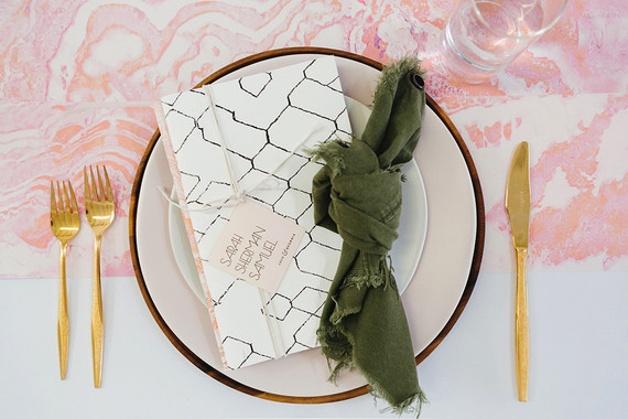 Modern feminine place setting | Wedding & Party Ideas | 100 Layer Cake