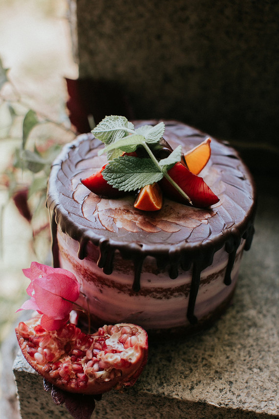 Dramatic fall cake | Wedding & Party Ideas | 100 Layer Cake