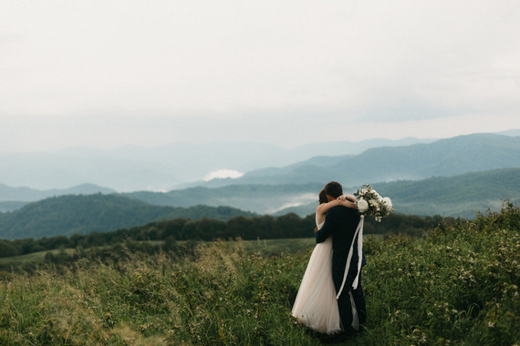 How to plan the perfect low-key elopement + a beautiful one at Max ...