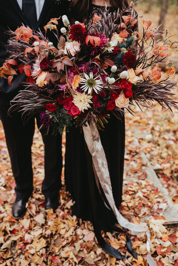The moodiest gothic forest wedding with gorgeous fall florals | Wedding ...
