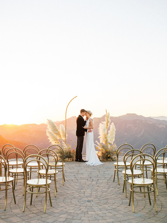 Ochre and mauve sunset elegance at Malibu Rocky Oaks | Wedding & Party ...